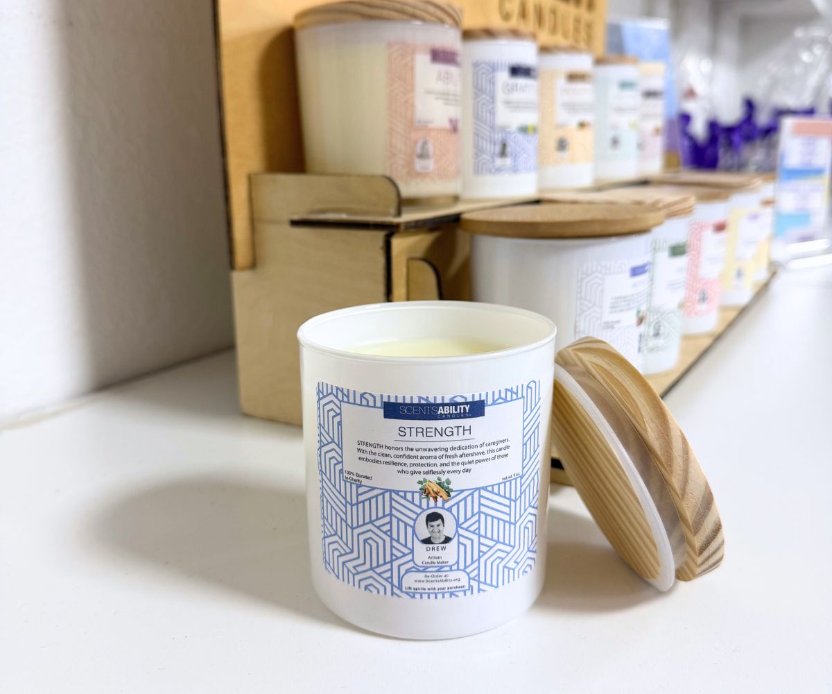 The CREATIVITY Candle | 9-oz Soy Blend Wax Candle | ScentsAbility Candles